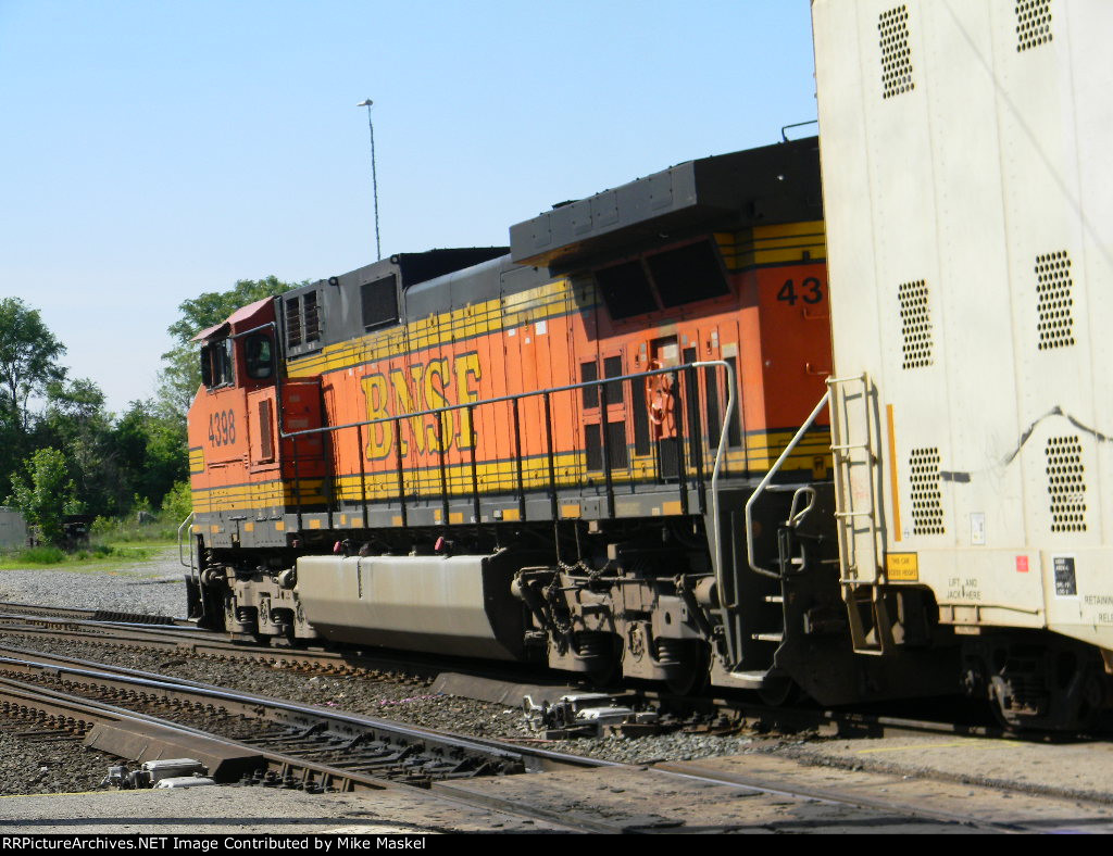 BNSF 4398